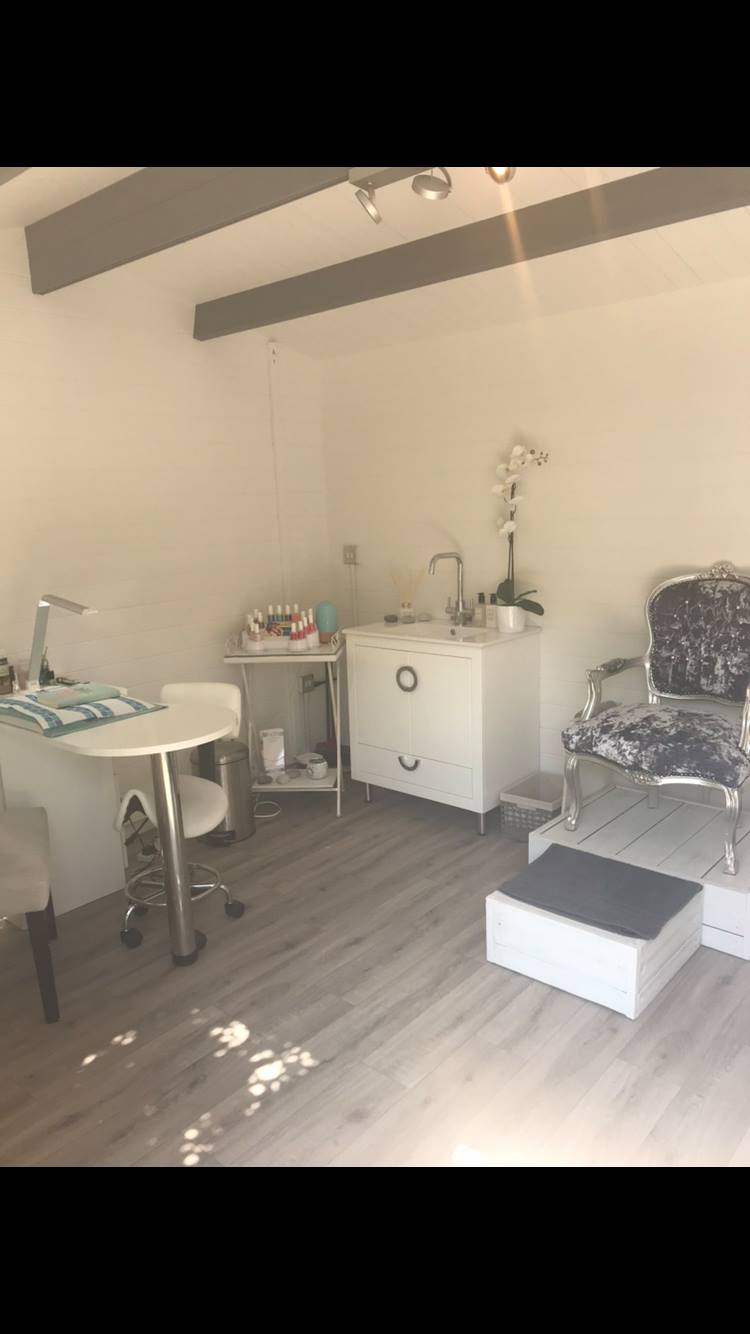 Gallery – Oasis Pod in West Byfleet